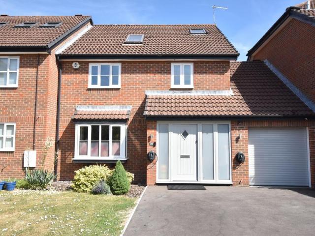 4 bedroom terraced house for sale