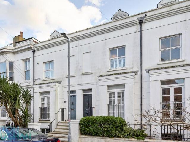 4 bedroom terraced house for sale