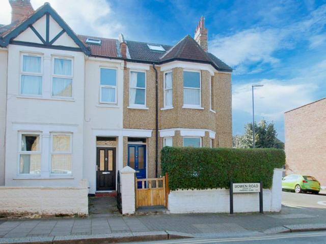4 bedroom terraced house for sale