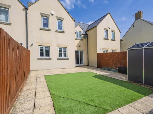 4 bedroom terraced house for sale
