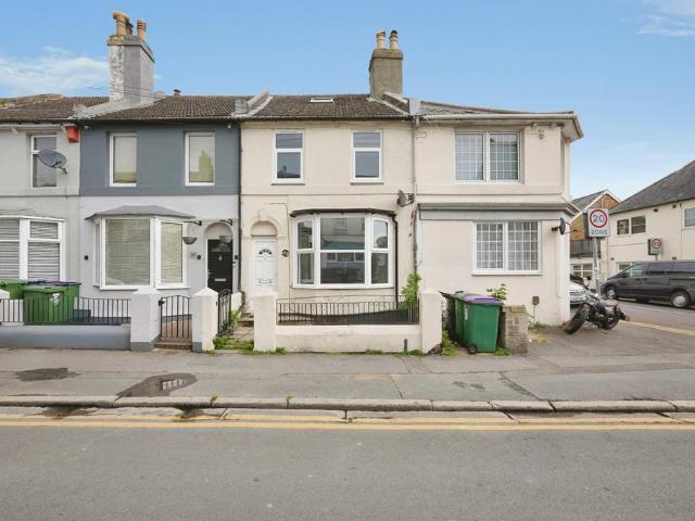 4 bedroom terraced house for sale