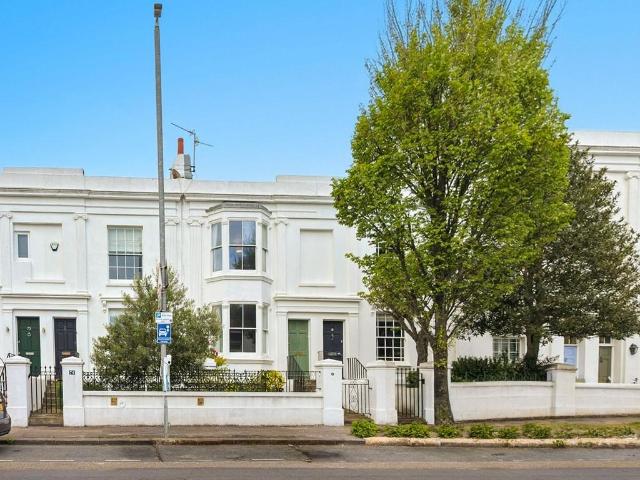 4 bedroom terraced house for sale