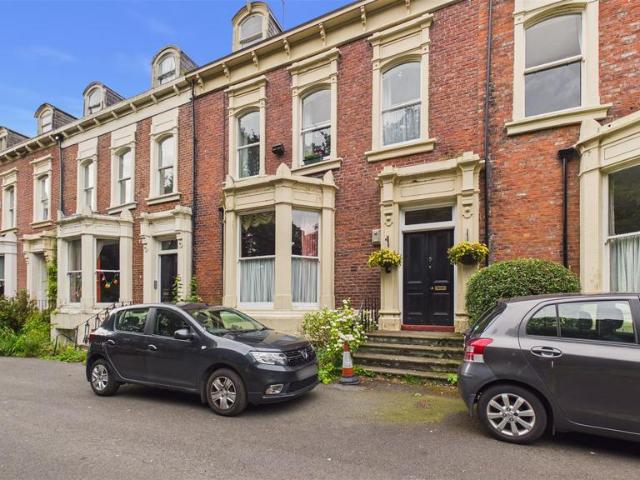 4 bedroom terraced house for sale