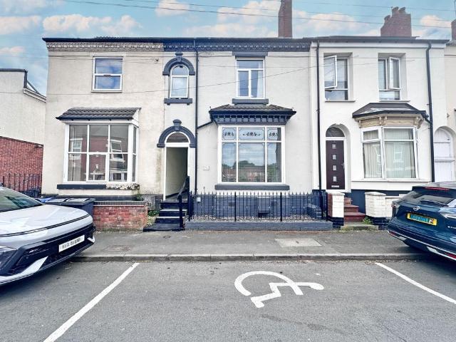 4 bedroom terraced house for sale