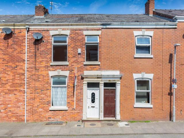 4 bedroom terraced house for sale