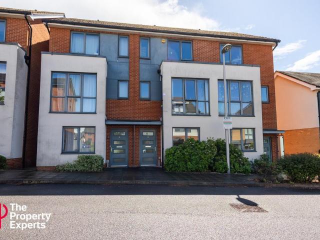 4 bedroom terraced house for sale