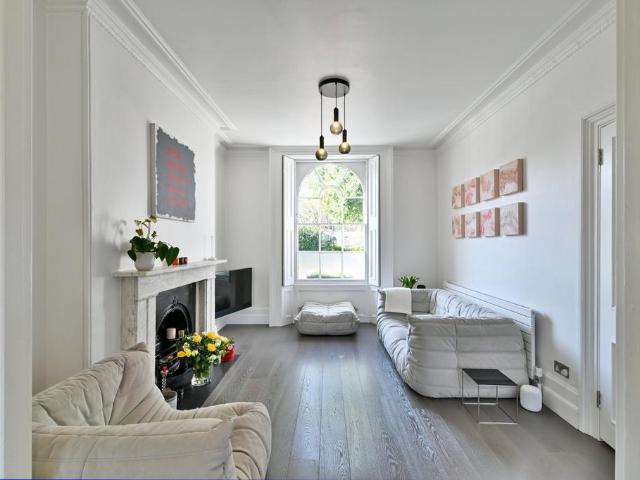 4 bedroom terraced house for sale