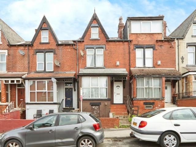 4 bedroom terraced house for sale
