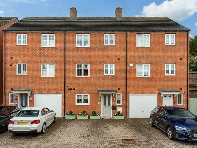 4 bedroom terraced house for sale