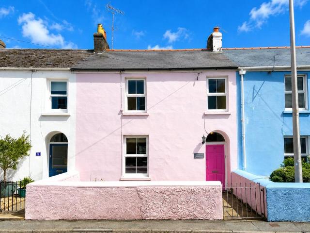 4 bedroom terraced house for sale