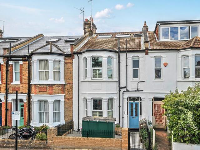 4 bedroom terraced house for sale
