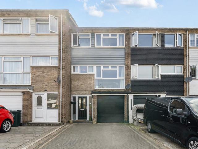 4 bedroom terraced house for sale
