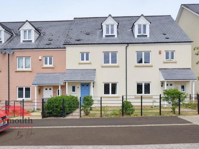 4 bedroom terraced house for sale