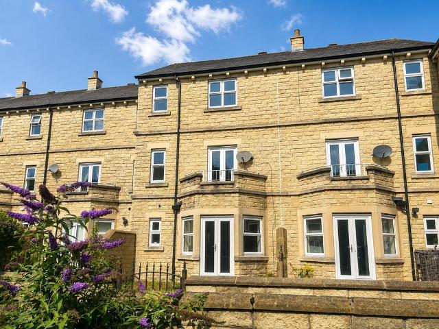 4 bedroom terraced house for sale
