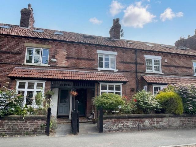 4 bedroom terraced house for sale