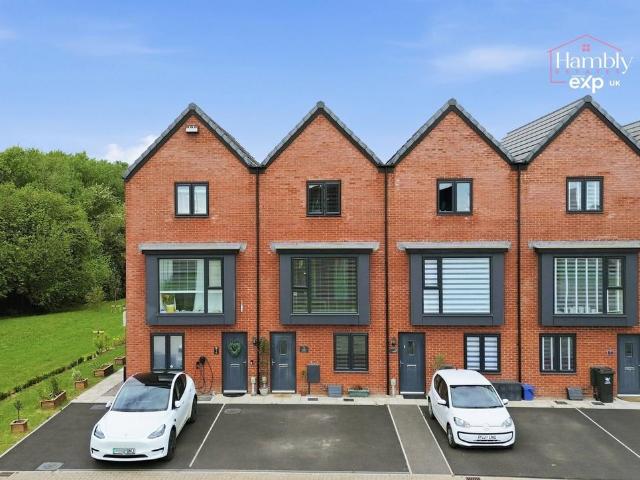 4 bedroom terraced house for sale