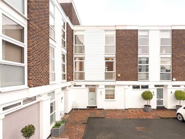4 bedroom terraced house for sale