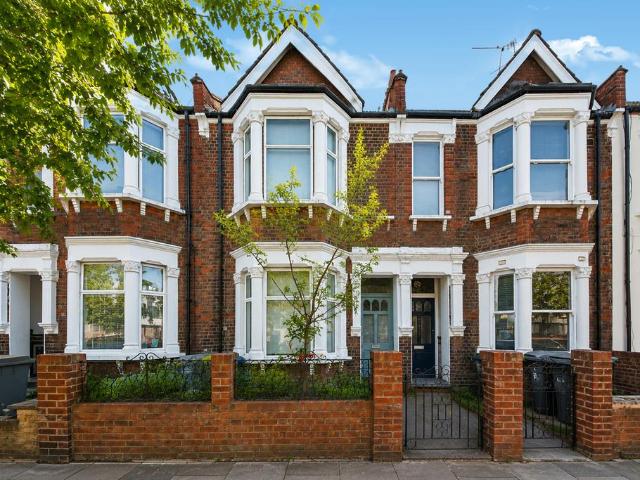 4 bedroom terraced house for sale