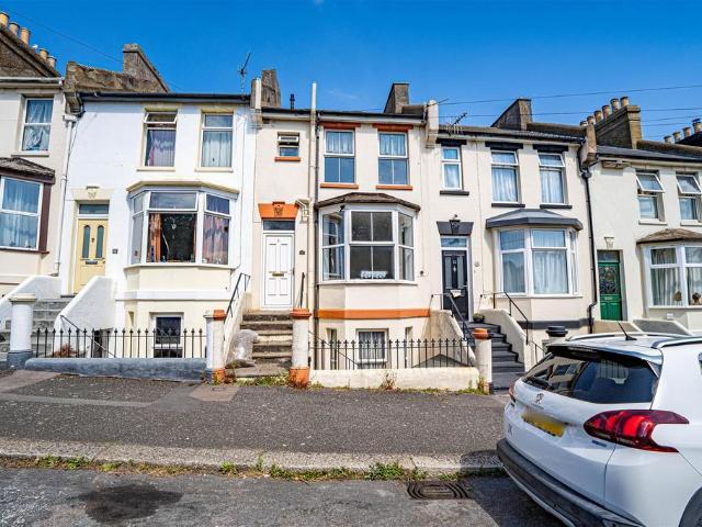 4 bedroom terraced house for sale