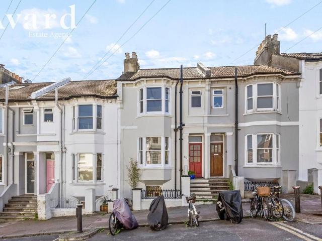 4 bedroom terraced house for sale