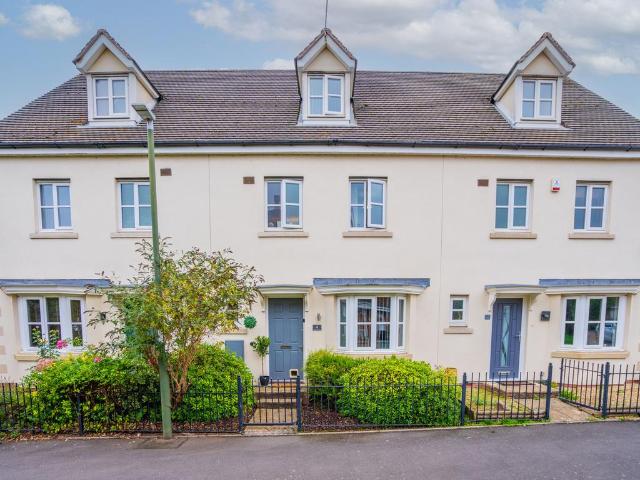 4 bedroom terraced house for sale