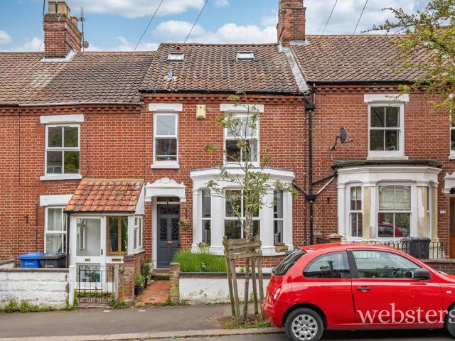 4 bedroom terraced house for sale