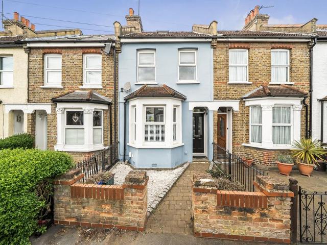 4 bedroom terraced house for sale