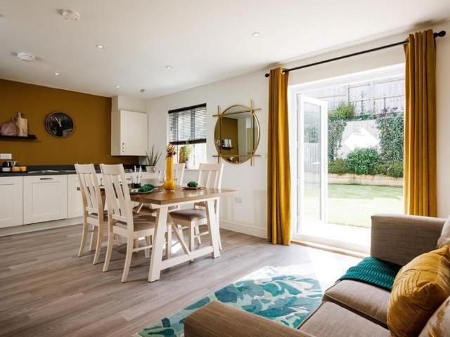 4 bedroom terraced house for sale