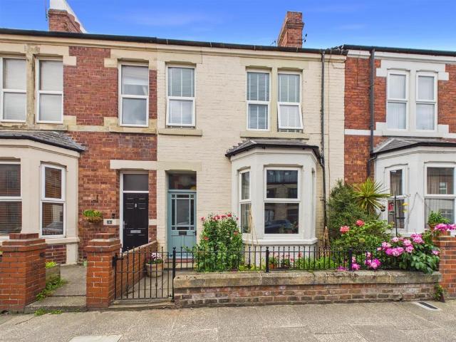 4 bedroom terraced house for sale