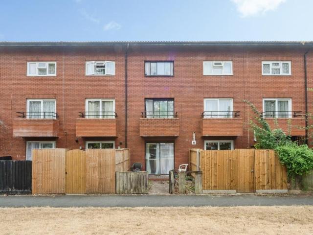 4 bedroom terraced house for sale