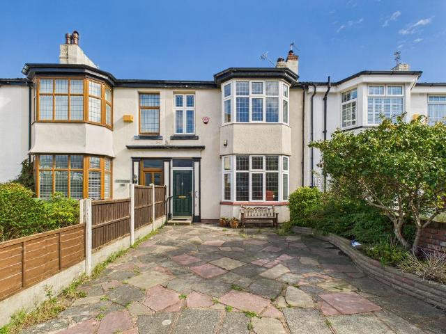 4 bedroom terraced house for sale