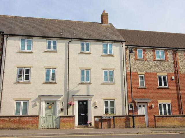 4 bedroom terraced house for sale