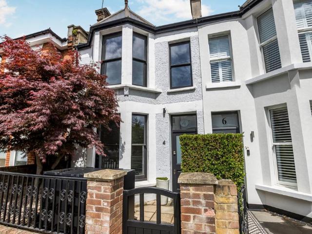 4 bedroom terraced house for sale