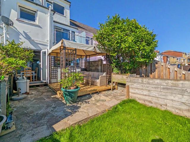 4 bedroom terraced house for sale