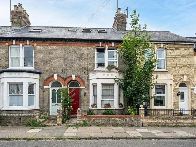 4 bedroom terraced house for sale