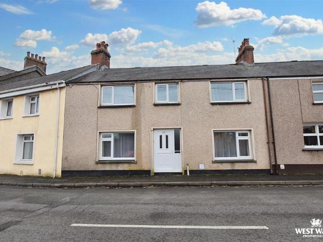 4 bedroom terraced house for sale
