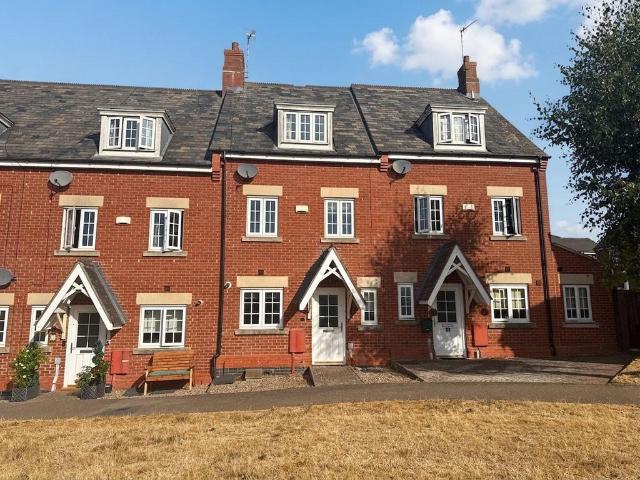 4 bedroom terraced house for sale