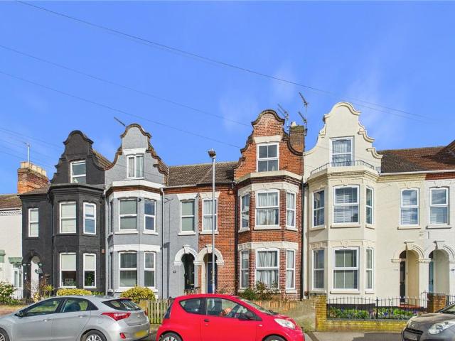 4 bedroom terraced house for sale