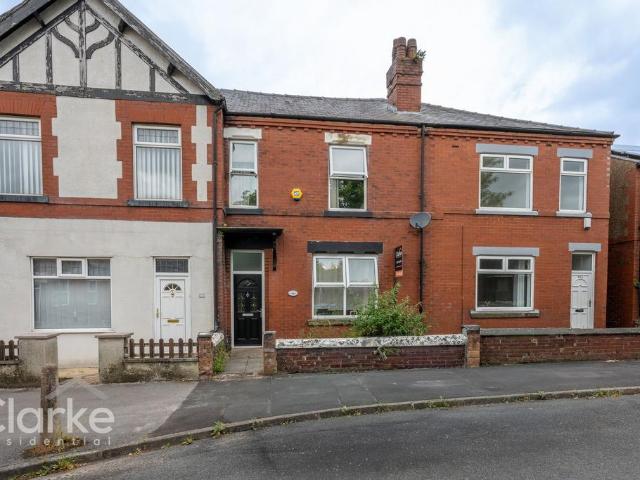 4 bedroom terraced house for sale