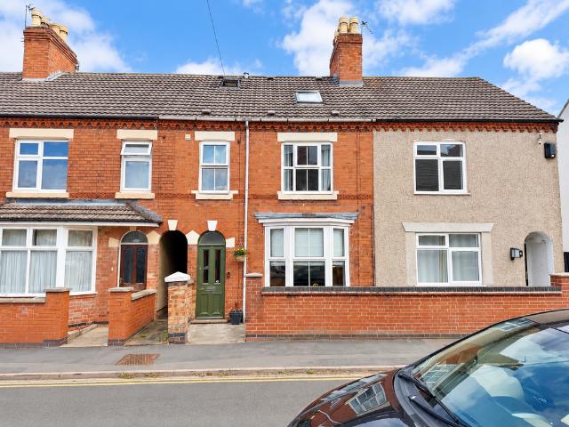 4 bedroom terraced house for sale