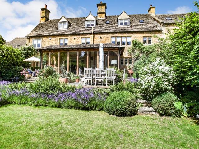 4 bedroom terraced house for sale