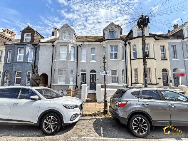 4 bedroom terraced house for sale