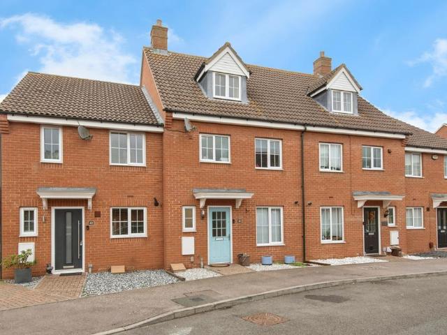4 bedroom terraced house for sale