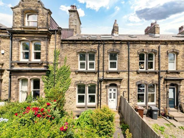 4 bedroom terraced house for sale