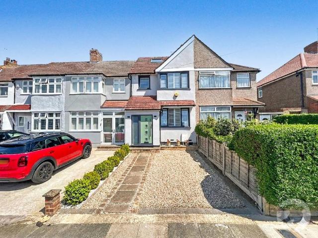 4 bedroom terraced house for sale