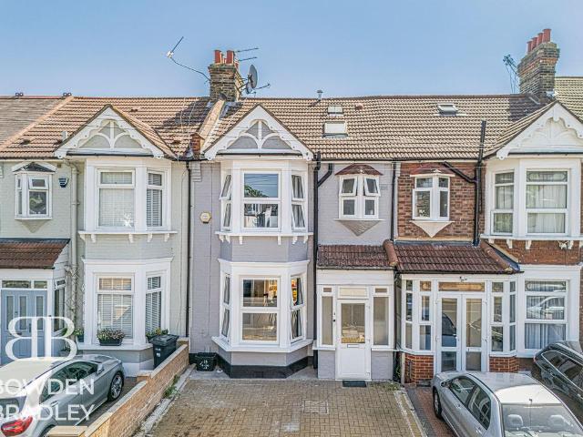 4 bedroom terraced house for sale
