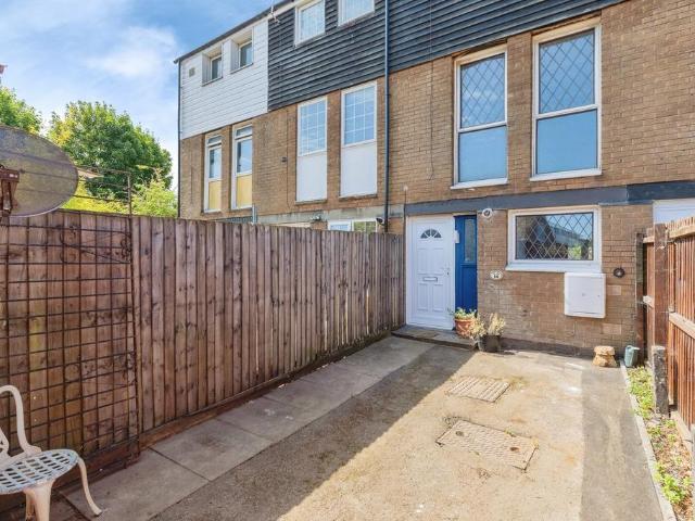 4 bedroom terraced house for sale
