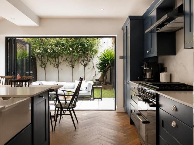 4 bedroom terraced house for sale