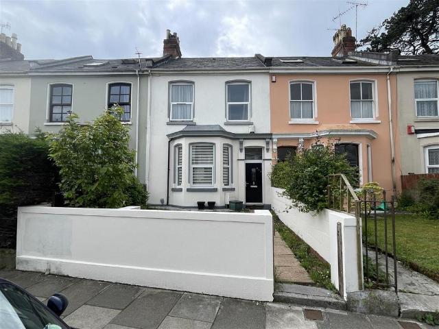 4 bedroom terraced house for sale