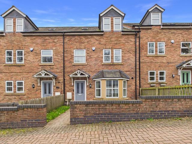 4 bedroom terraced house for sale